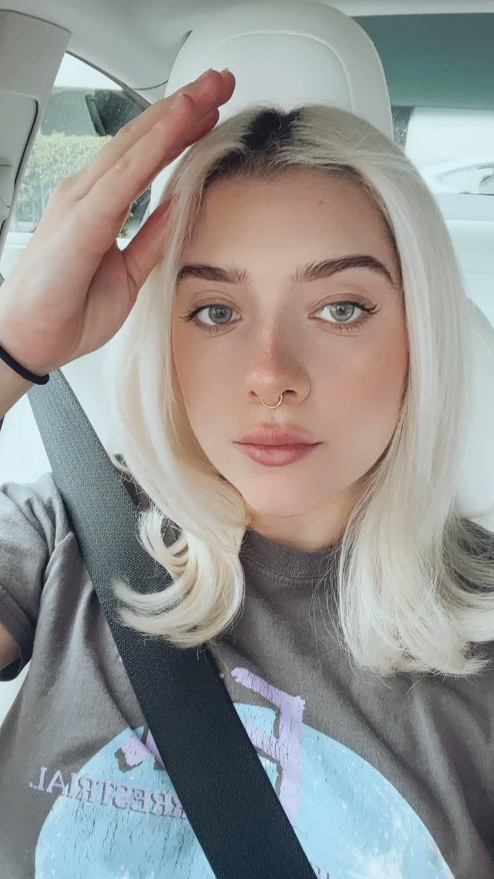 GIA OHMY 🍊 FL LOCAL🌴 on Twitter: "hair is getting long :o should I keep it short or grow it out ...