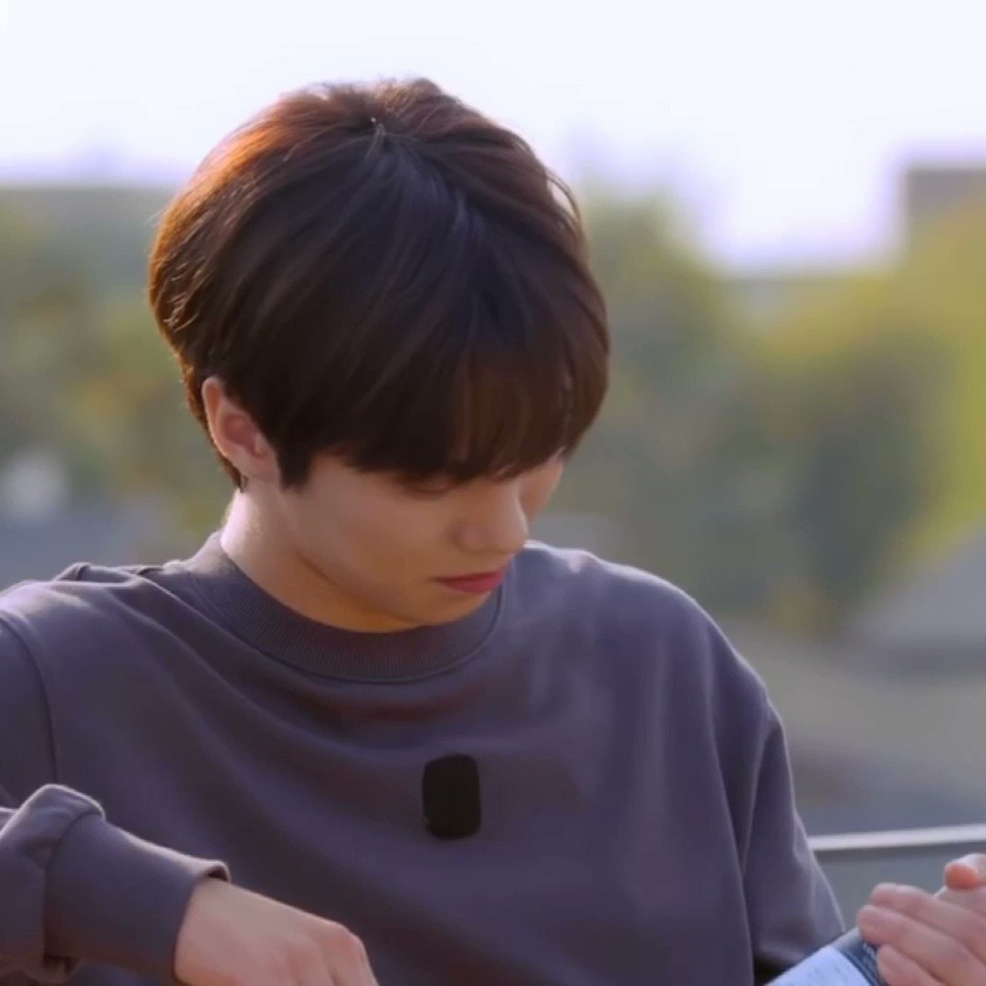 ⭐️🌧 on Twitter: "#astro park minhyuk (rocky) as hwiyeon in broke rookie star 짠내아이돌 (2022) https ...