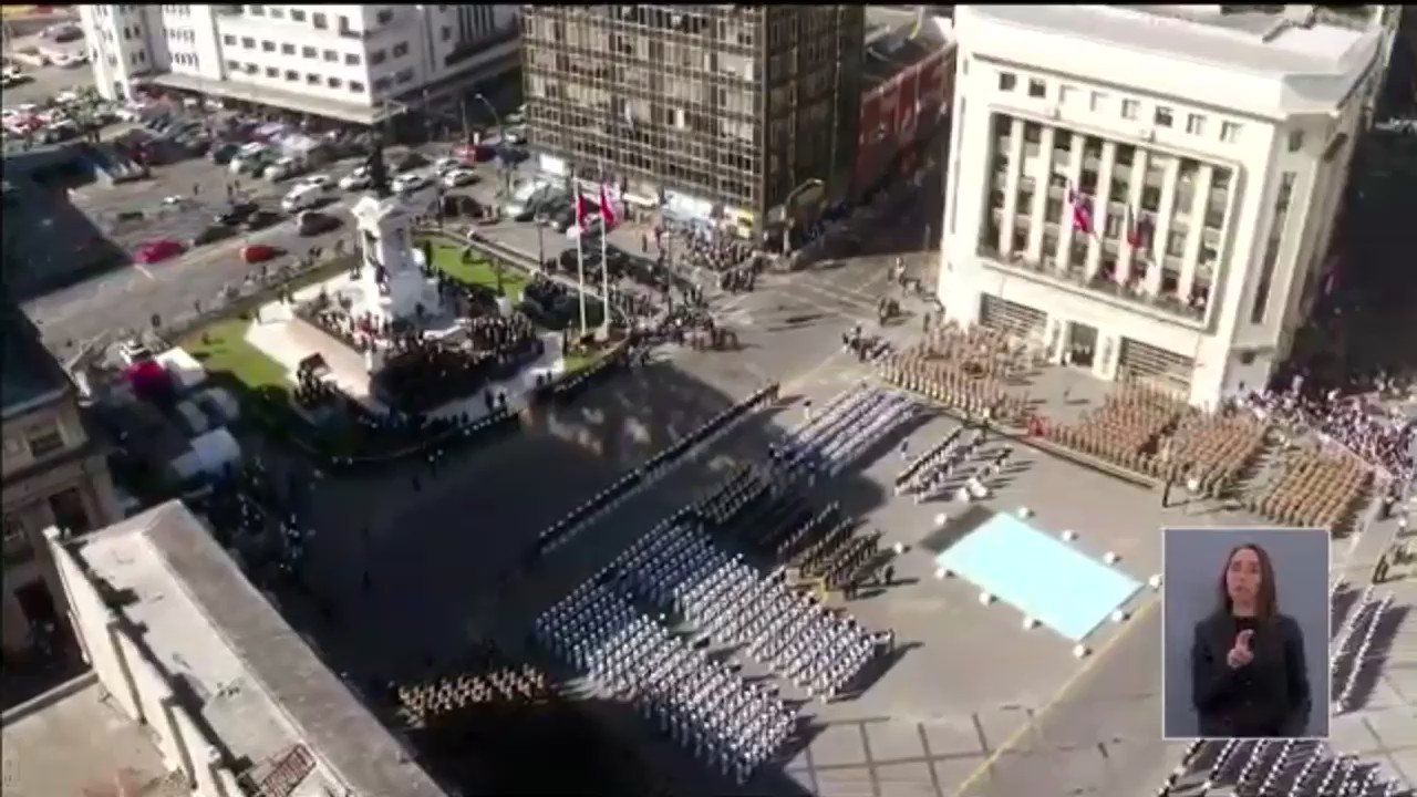 Emilia 🇨🇱 🍂 on Twitter: "En Valparaíso siguen las pifias a Gabriel Boric, jamás lo habíamos ...