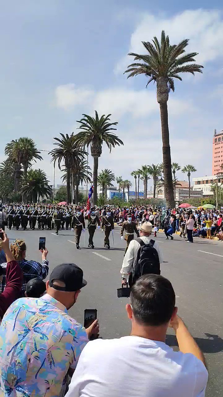 Emilia 🇨🇱 🍂 on Twitter: "En Valparaíso siguen las pifias a Gabriel Boric, jamás lo habíamos ...