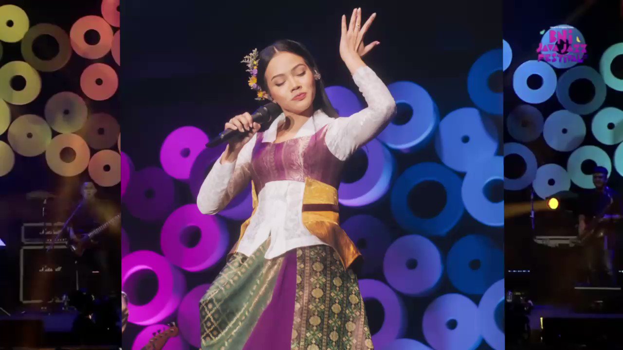 Yura Yunita on Twitter: "Full house!! 🙌🥹 ️🇲🇨 @JavaJazzFest #javajazz2022 https://t.co/GdCUkgP5Vu ...