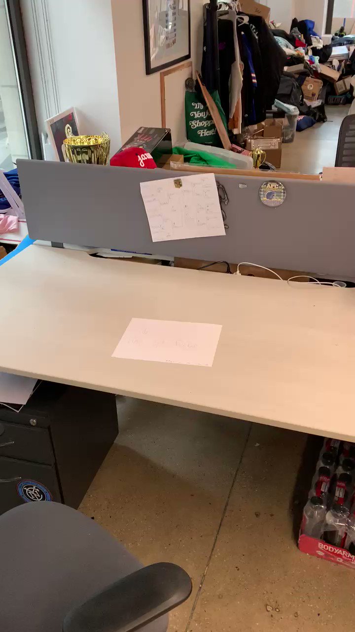 Viva La Stool On Twitter OH NO Live Look At JackKennedy s Desk viva-la-stool-on-twitter-oh-no-live-look-at-jackkennedy-s-desk