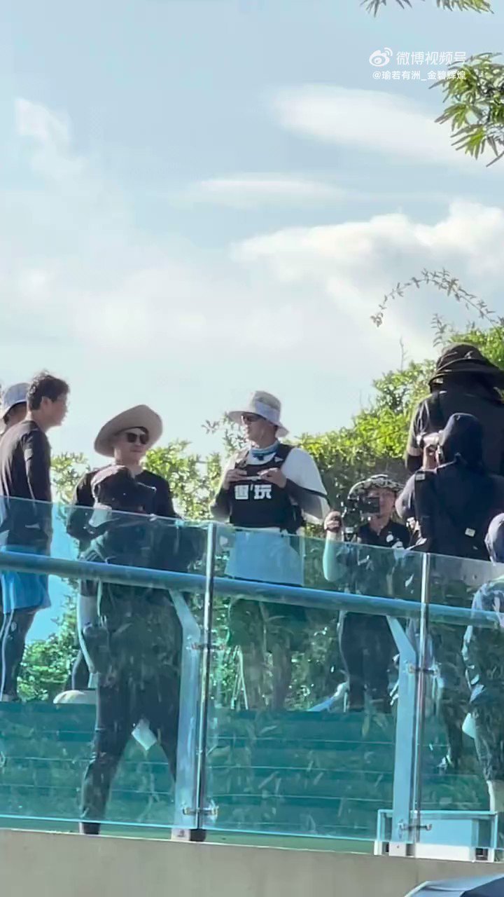 Jar l💙v🌜Zzh 💪 JerSafe Zhang & zzh's on Twitter: "@jujoop09 ชอบพี่วาฬมากนะ แต่ไม่ได้ติ่ง พี่วาฬ ...