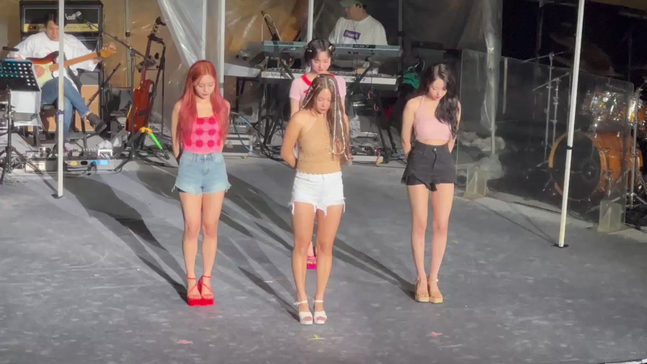 그봄이야 on Twitter: "소유&비비지 shake it(1) 220605 bnf 페스티벌 https://t.co/bDkrjh50bQ" / Twitter