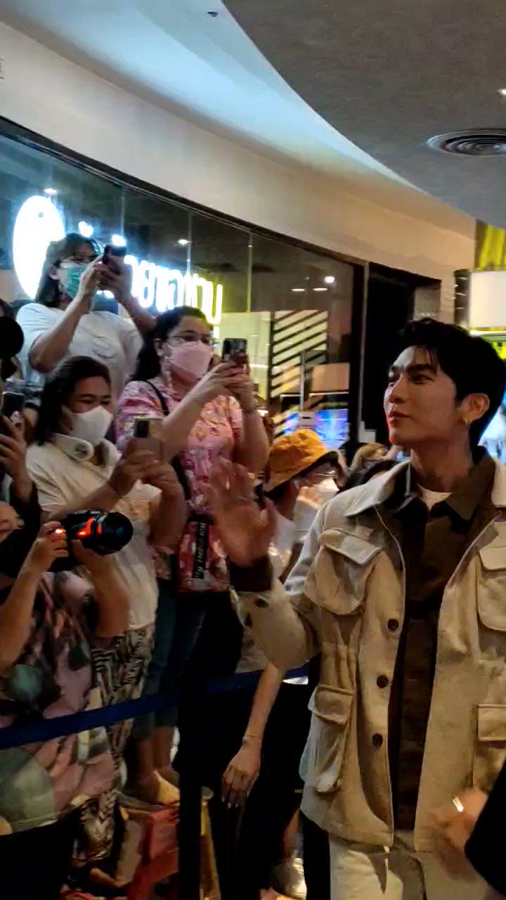 Mewlions Philippines on Twitter: "He looks so good!!! MEW JURASSIC WORLD @MSuppasit # ...