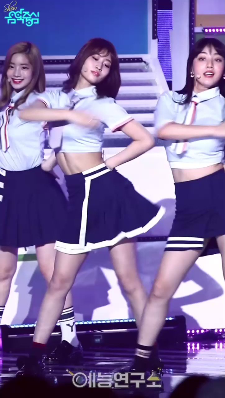 🐾 on Twitter: "hirai momo m0m0 twice Signal fancam https://t.co/XVUvcBwrxw" / Twitter