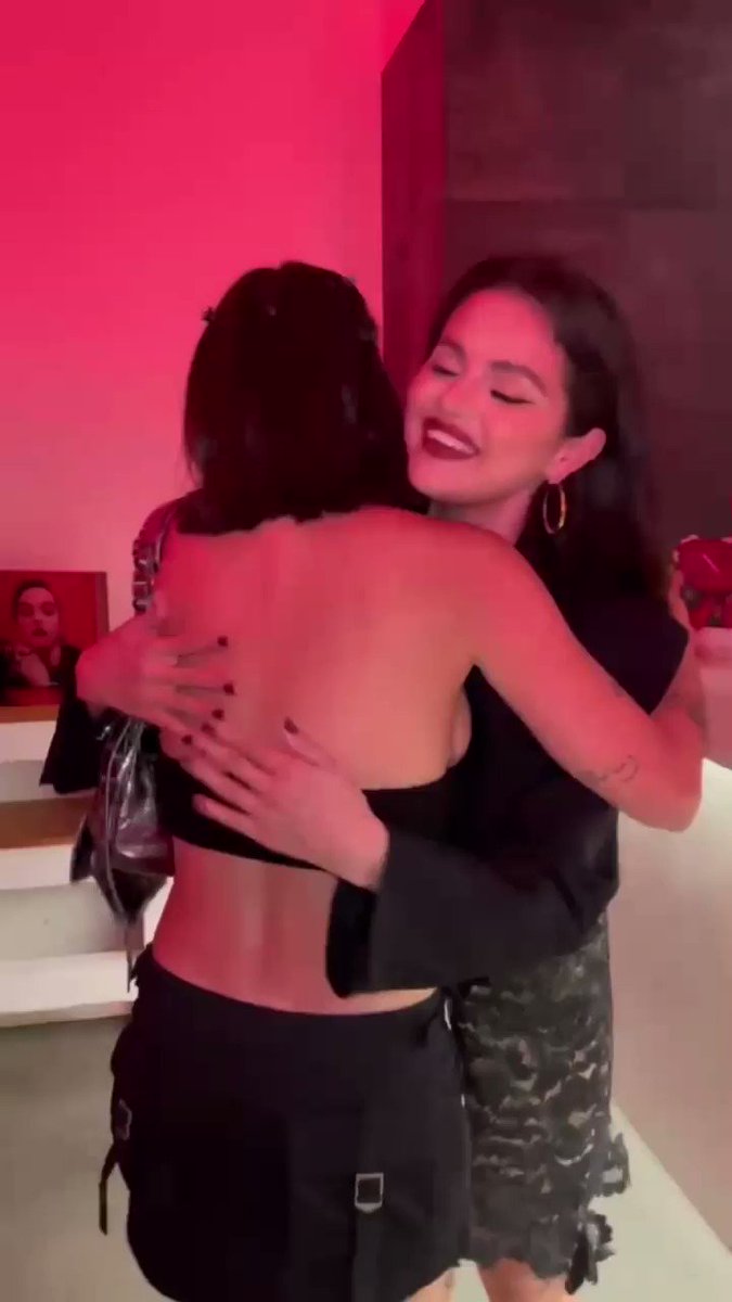 Selena Gomez Worldwide On Twitter Rt Wwsgmedias Selena At The Rare
