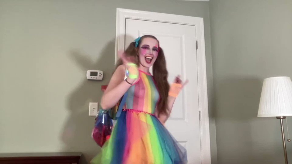 Sofi Starship π½ On Twitter New Vid ππ Bimbo The Birthday Clown ππ€‘