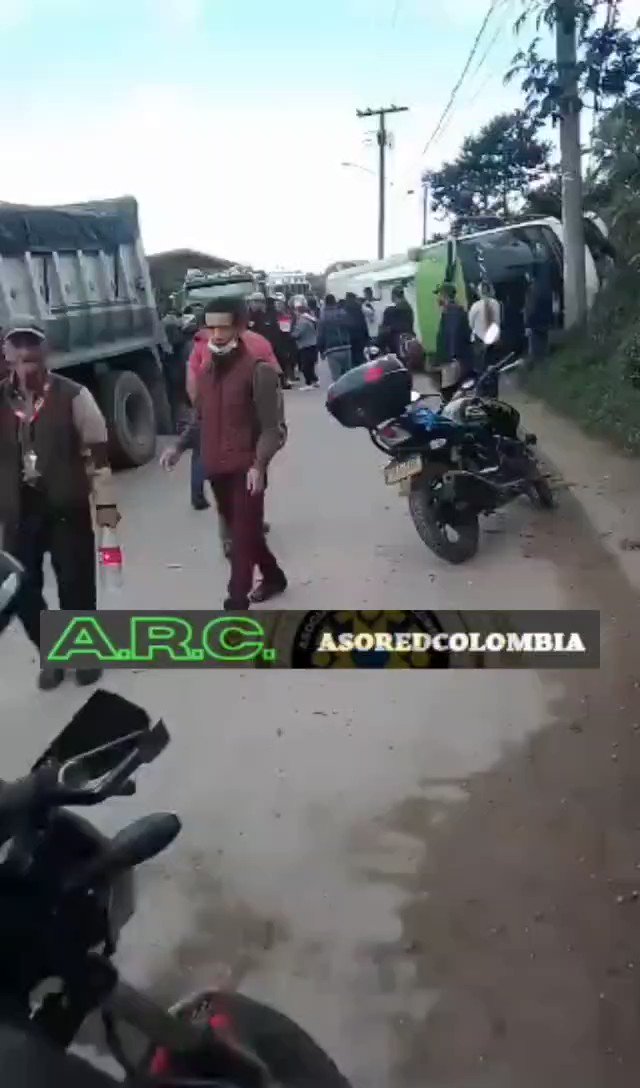 Asoredcolombia On Twitter Atencion Bogotá Se Presenta Volcamiento