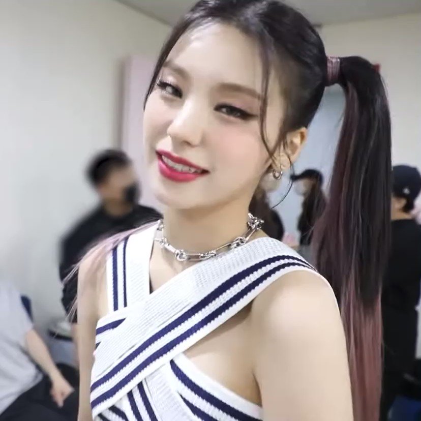 잘 먹겠습니당 🖤 Itzy 예지 Itzy 예지 예지 아카이브 Archiveyeji