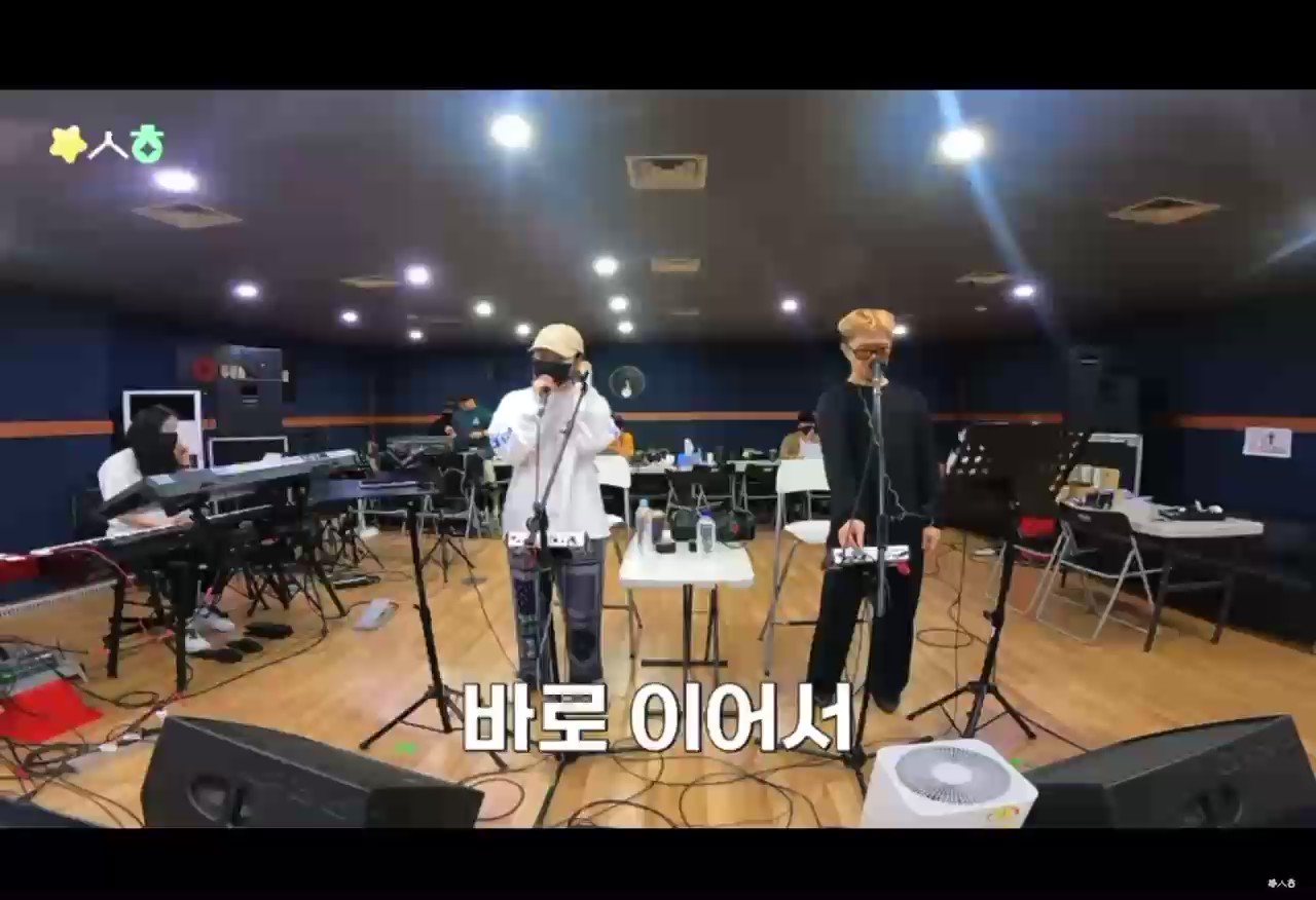 바람소리 On Twitter 찬혁이마이크 볼륨 조절하는 건지 기계 조작 중 9dini87h4b