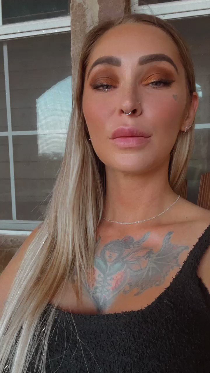 Kleio Valentien On Twitter Smoke Break G0b8atqcda Twitter