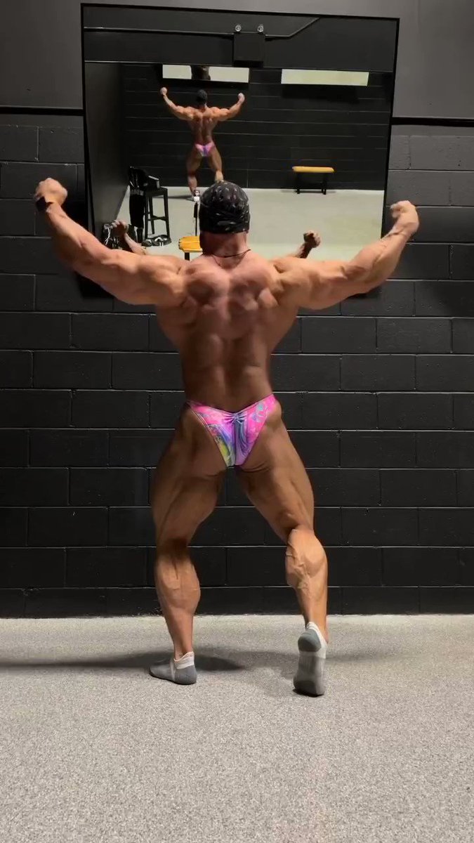 MuscleColtStar (MCS) 47K ️ Thanks on Twitter: "Antoine in his colourful poser 😍 ️🤤 ️ muscle god ...