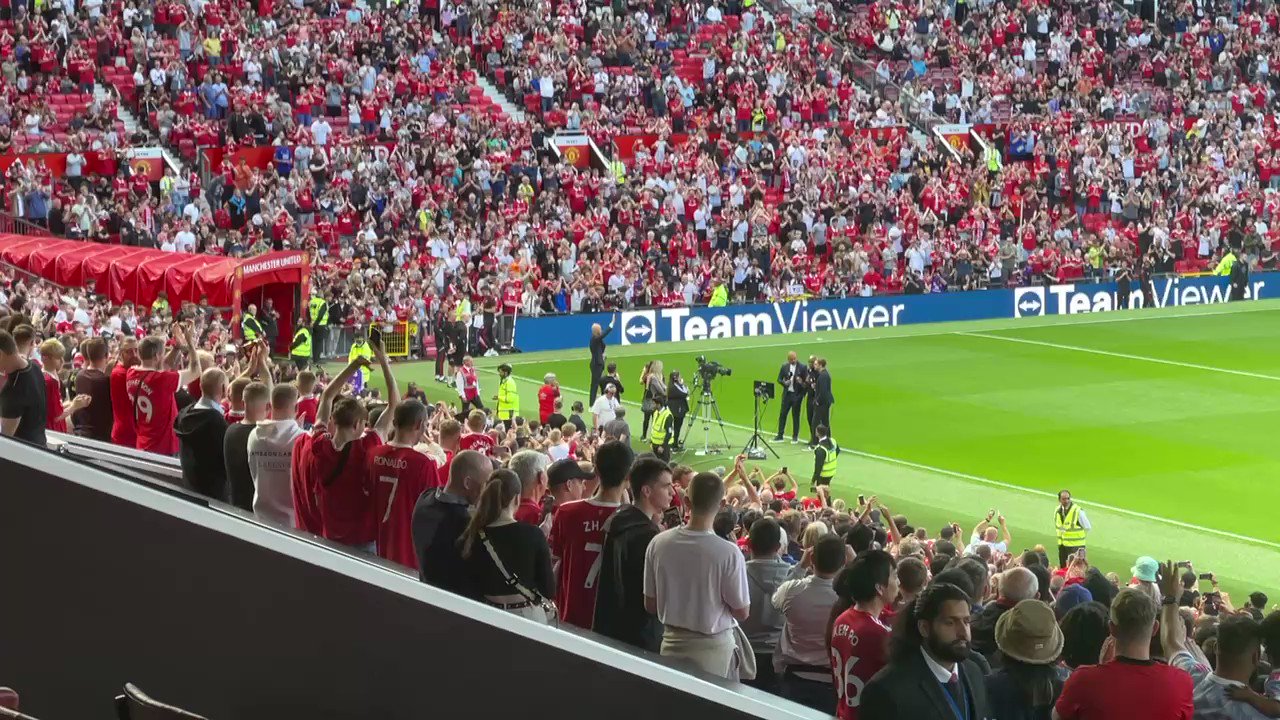 Utdplug On Twitter 🇳🇱 Ten Hag First Time In Front Of The Mufc Crowd
