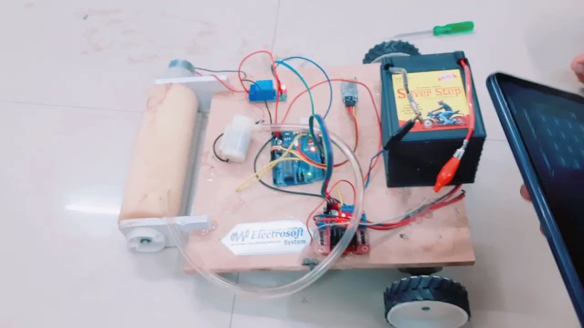 LearningElectronics on Twitter: "Floor cleaning robot 🧹🧹 . . Watch full video on YouTube 👇👇 ...