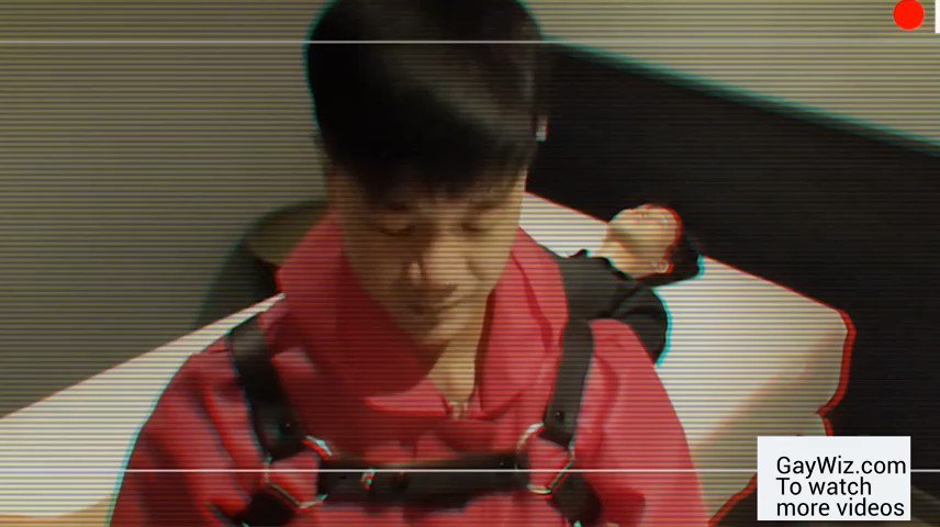 小灵鹿🦌 On Twitter 剧情片——鱿鱼游戏 小帅哥被迷晕参加鱿鱼游戏,神秘人帮他换衣服的时候就对他上下其手,口无遮拦 小帅哥醒来后接到的第一个任务,居然是五分钟内把神秘人口射,5