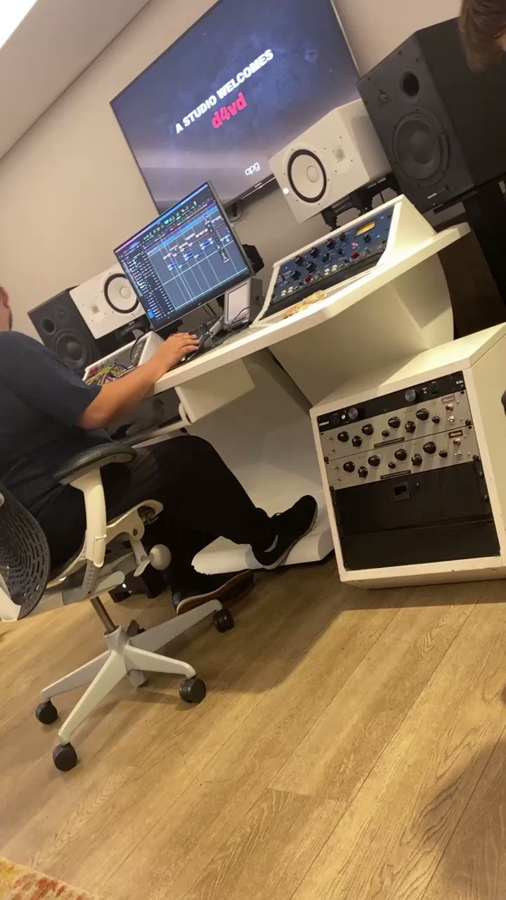 d4vd on Twitter: "first time in the studio 🖤 https://t.co/qxiimoNV0o" / Twitter