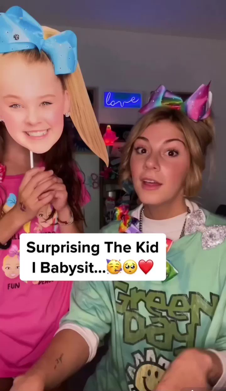 JAX on Twitter: "Surprising The Kid I Babysit with her favorite celebrity!!! 🎉🥺 ️🎂 Thank you ...