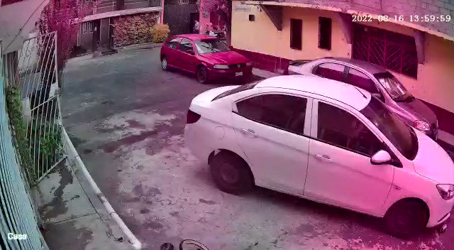 Antonio Aranda on Twitter: "Cámaras de vigilancia domiciliaria graban momento en que padres ...