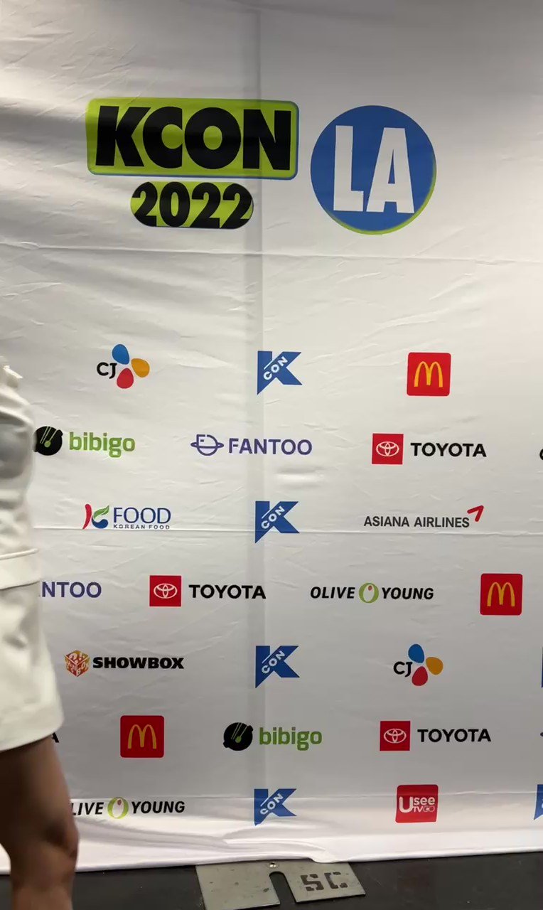 KCONUSA on Twitter: "💙[KCON 2022 LA]💚 Take a guess on what ITZY @ITZYofficial will perform ...