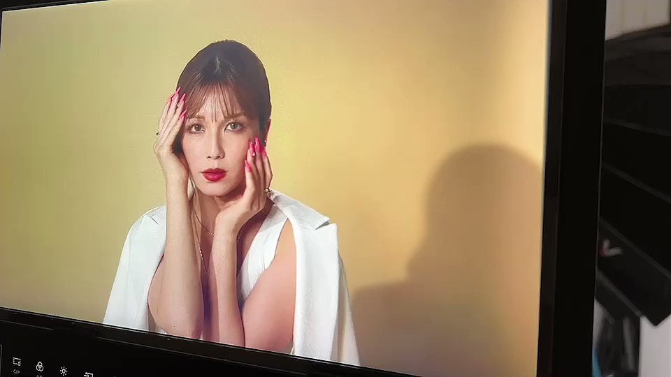 宇野実彩子 AAA on Twitter: "U/CHOOの新⾊ で旬顔メイク💖 トレンドのニュアンスカラーのアイシャドウ キラキラかわいすぎる🥺 リップはちょっぴり⼤⼈な印象💄 URL ...