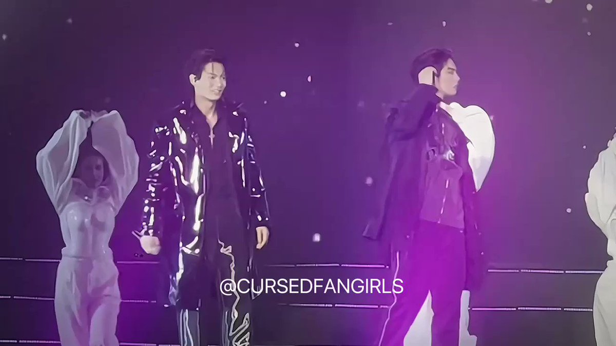 CursedFangirls★彡 on Twitter: "เค้าคุยกันคำเดียวก็พยักหน้าแล้ว~ sync กันเกิ๊น~🤣 #ไบร์ทวิน ...