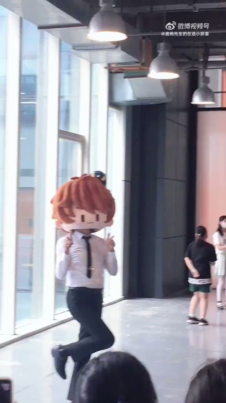 VIXIII 怡丽 : Artem Doll on hold ⚖️🇵🇭 on Twitter: "You can really tell the Luke head mascot model ...