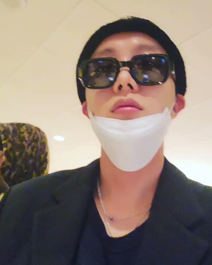 andrea ♡s bts⁷ (new acc) on Twitter: "220822 j-hope Instagram (3) uarmyhope: selfieee😬 ️mode ...