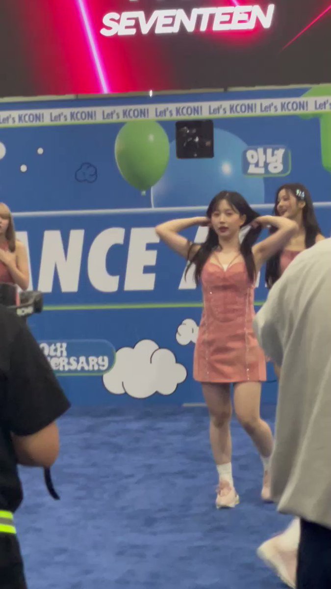nmixx pics on Twitter: "Haewon dancing to “HOT” by SEVENTEEN at NMIXX Dance All Day KCON 2022 LA"