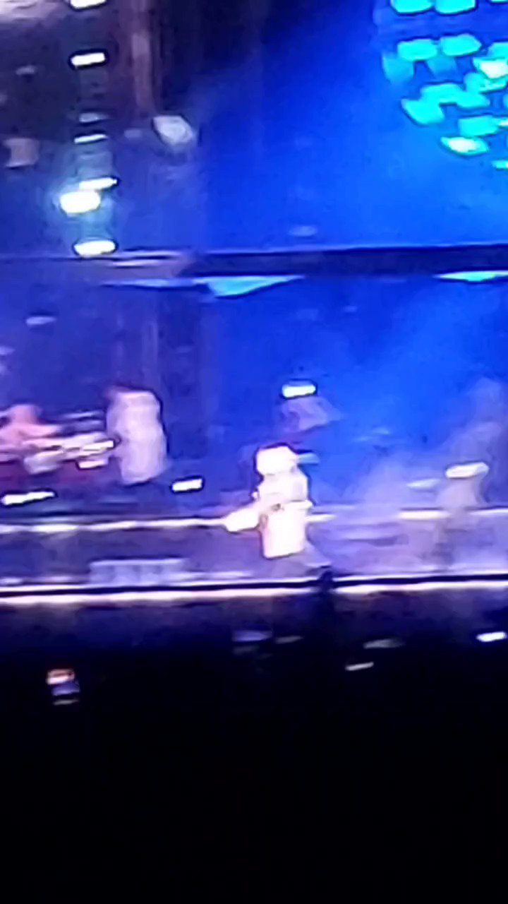 Le Darknud ☠ On Twitter Casually Fucking Flamthrows The Pianist In A Huge Cauldron T