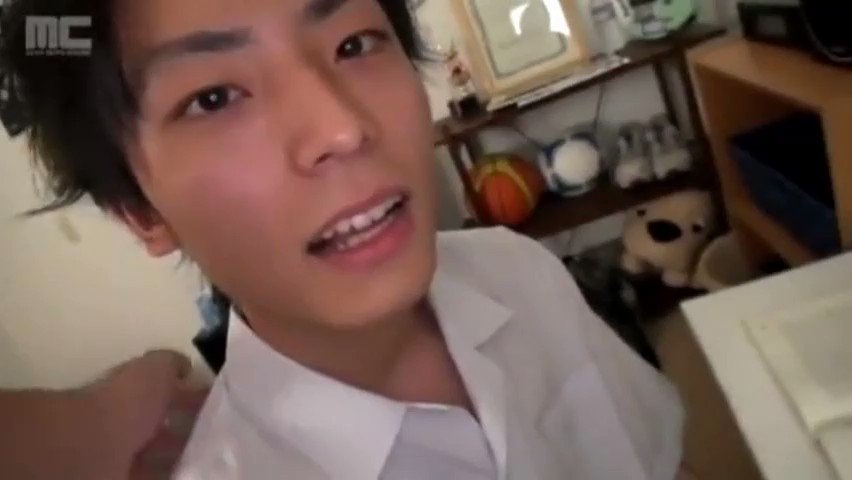 小灵鹿🦌 On Twitter 性启蒙老师 学生在家做作业,老师上门辅导,看着学生鲜美肉体,老师问他有没有“自慰”过,学生不知那是啥,做老师的当然要手把手教学生“性”的启蒙啦🤪 学生颜
