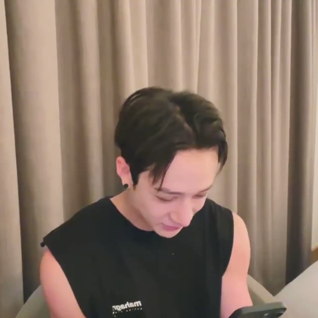 찬밍 캥밍 아카이브 on Twitter: "220822 [V live] 🐺: 아직 신인인 느낌인데? 그렇지 않아? 😈🐰: 형 마음만은 항상 신인처럼 초심을 잃지 않고 그래야 ...