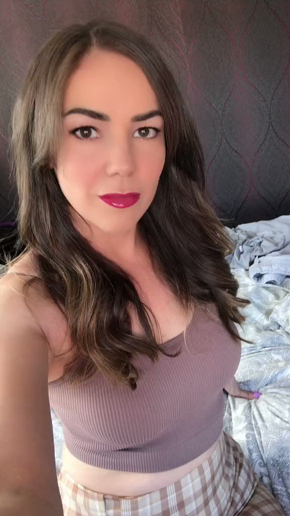 Sexy Real Girls Uk On Twitter Rt Aprilfeelix If You Subscribe To My Pages Or Buy My Videos