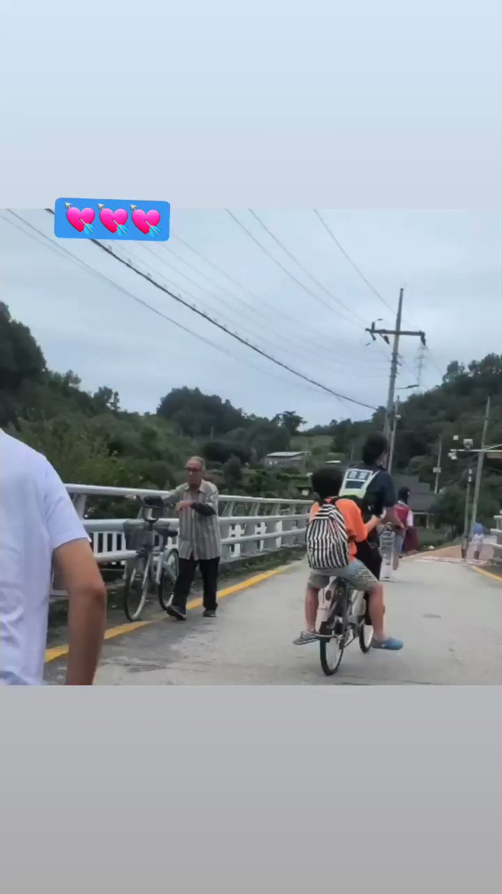 ta on Twitter: "jayoung and seondong 🤗 https://t.co/2D5aozJwqa" / Twitter