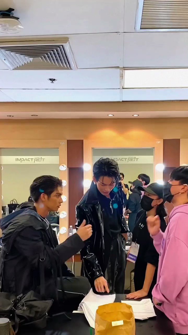 on Twitter: "BrightWin 🥺🥺🥺 #ไบร์ทวิน #bbrightvc #winmetawin https://t.co/WvP9iSd0Sh" / Twitter