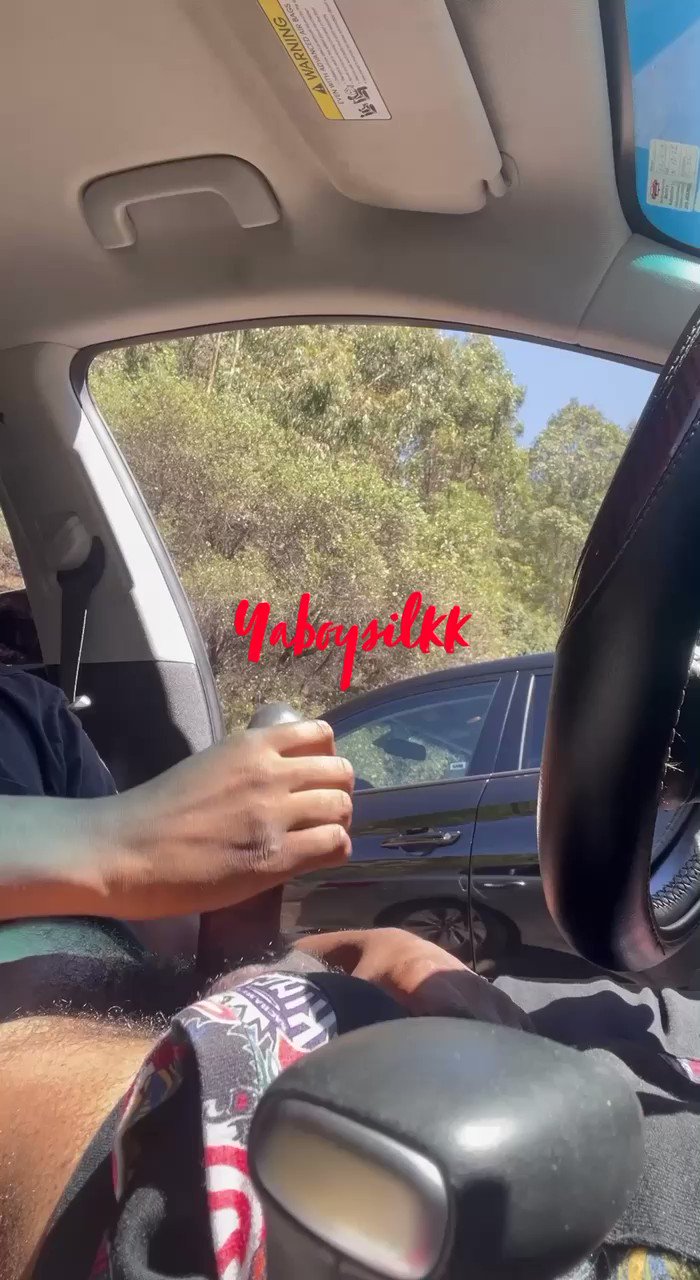 Silkk ($6 Onlyfans) on Twitter: "I pulled my dick out to stroke, seen this SEXY dude with a FAT ...