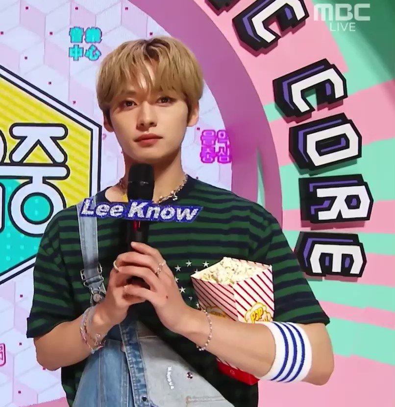 리게노💛ྀི On Twitter 리노 오늘 덮머에 멜빵 💙 Mbe2okjrth Twitter