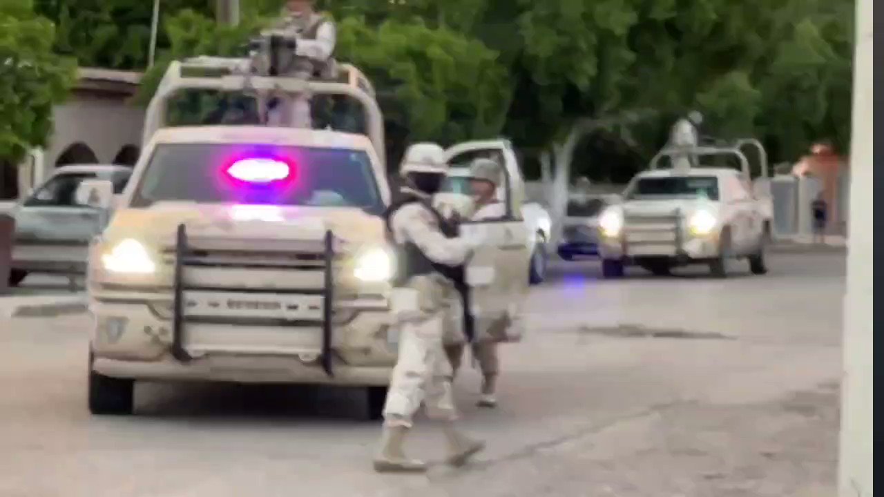 Niporwifi © on Twitter: "Caborca (Sonora, México🇲🇽). Combate urbano entre el ejército mexicano y ...
