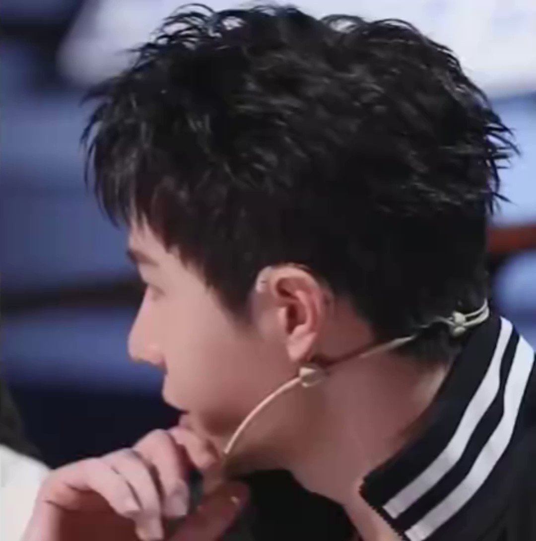 🫐 xz's back muscles 🫦 on Twitter: "im convinced xz showers yb with so much love and affection ...