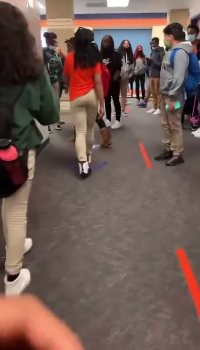 Most Underrated Fights On Twitter She Hit The Matrix And Got Right To Swinging 🤣🤜🏽