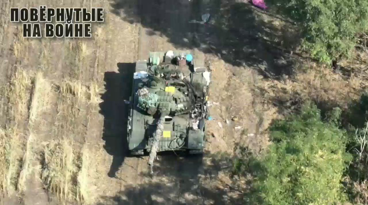 MilitaryLand.net on Twitter: "📽️Damaged/abandoned Ukrainian equipment in the south. Three T-72M1 ...