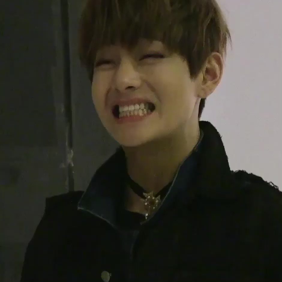 random taehyung things on Twitter: "taehyung’s big big big ^ㅁ^ smile https://t.co/t8tVFrWWWX ...