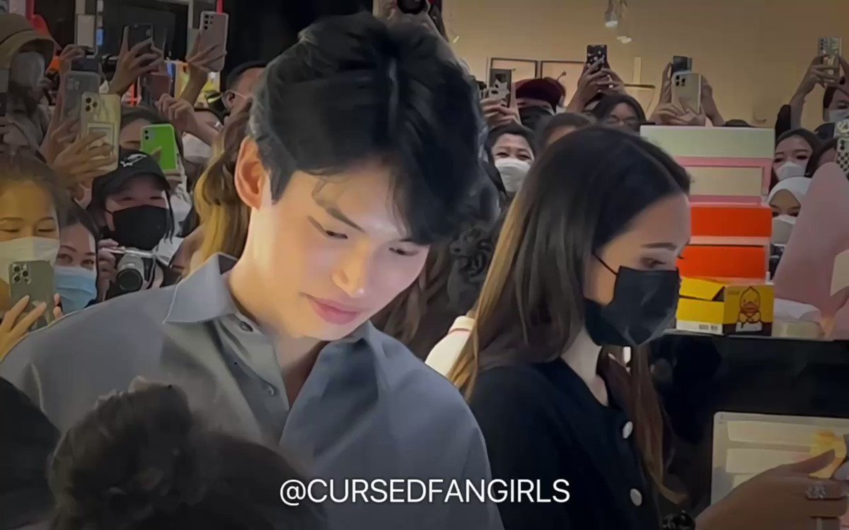 CursedFangirls★彡 on Twitter: "เจ้าน้อนนนนนน~ @winmetawin #SouriXVelatoPopupstore #winmetawin"