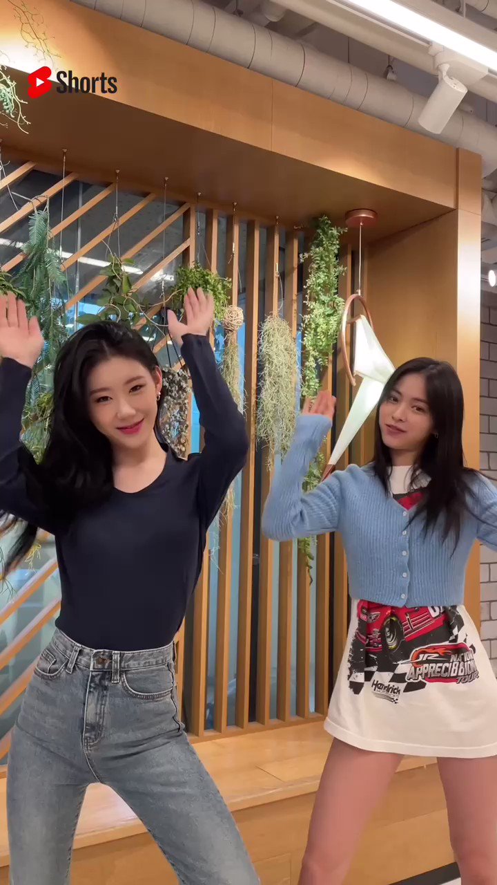 ITZY on Twitter: "[ ITZY on #YouTubeShorts ] 🎧 Gas Me Up - ITZY 🎬 Full Version Only on @YouTube ...