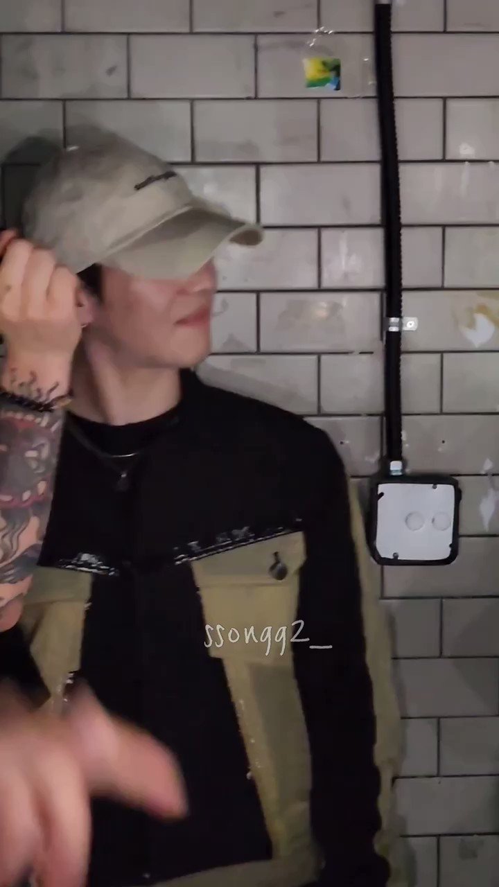 𝗯𝗮𝗲𝗯𝗮𝗲 𝙗𝙚 𝙮𝙤𝙪𝙧𝙨𝙚𝙡𝙛! on Twitter: "RT @keepatbae: YUGYEOM WITH AOMG IN A CLUB YES LORD! #Yugyeom ...