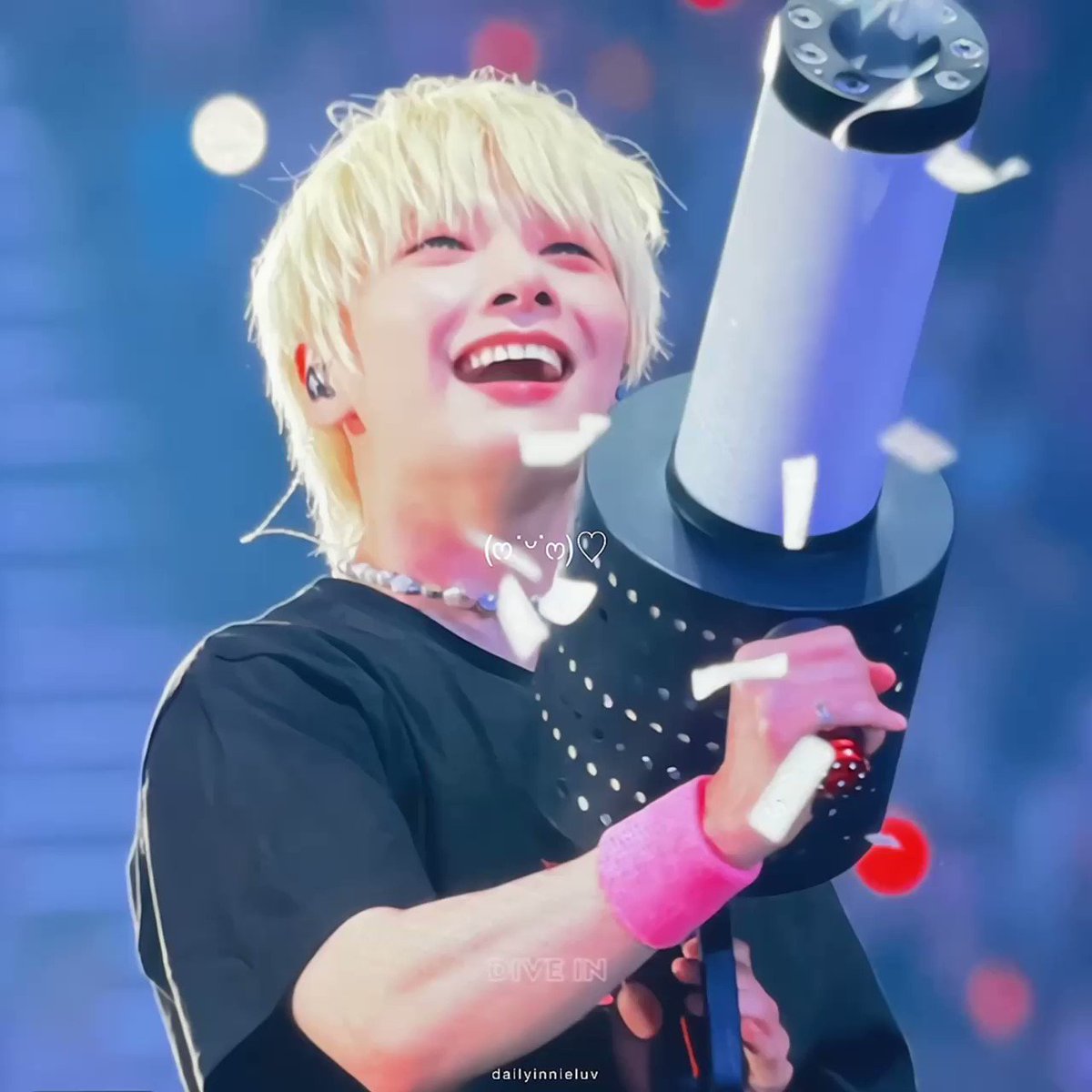 โ Astraea Sunshine Day๐ฃ On Twitter Rt Dailyinnieluv Jeongin The Happiest On Stage