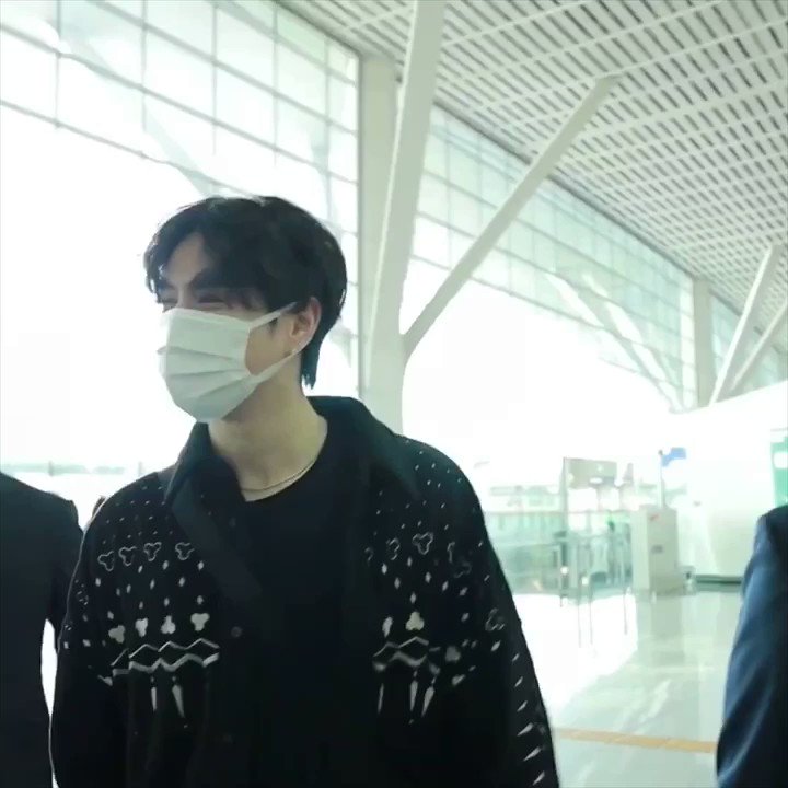 TIK💚GOT7 YG/JB on Twitter: "RT @MYangng: เสียงตอนพี่นักข่าวถามก็เป็นเอ็นดูน้องมากๆ ส่วนคยอมก็ตอบ ...