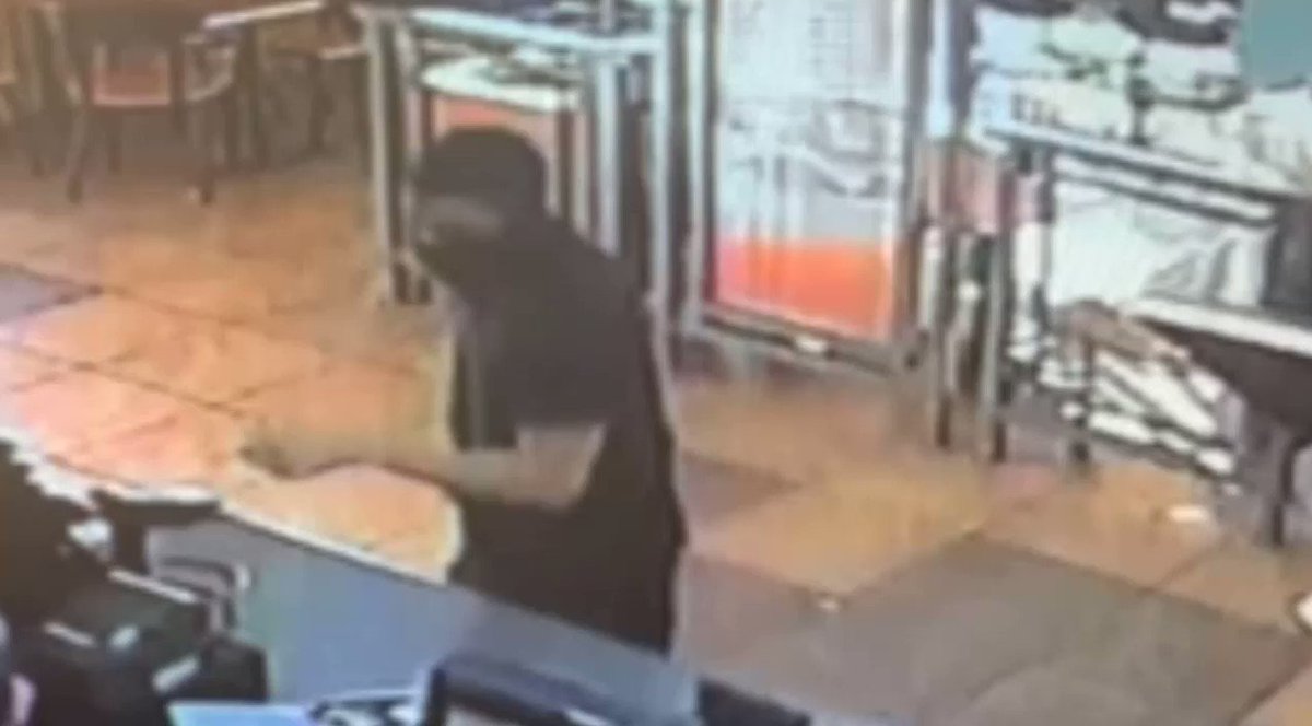 Houston Police On Twitter Rt Hpdrobbery Suspect In Armed Robbery