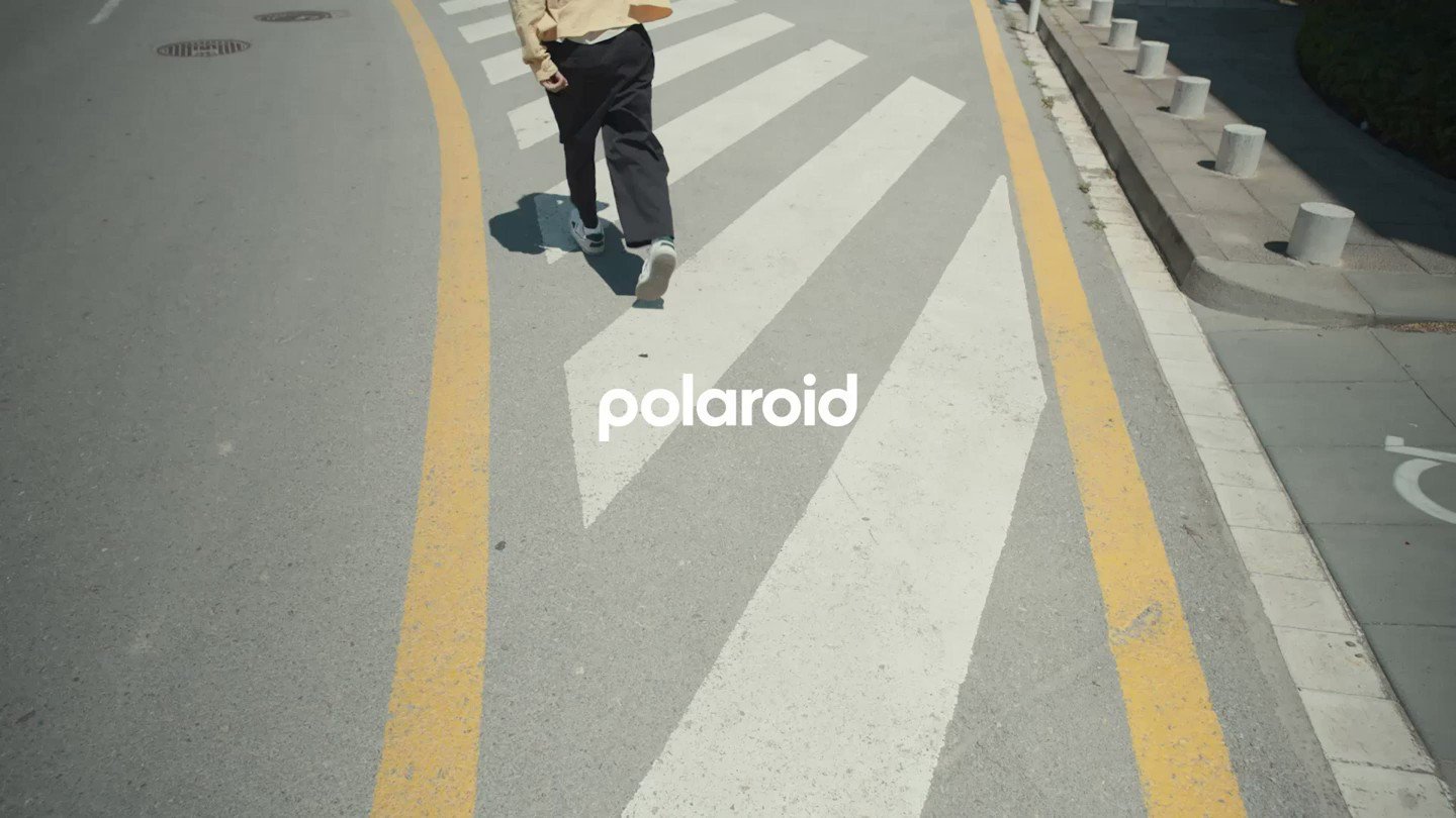 Polaroid Polaroid Twitter