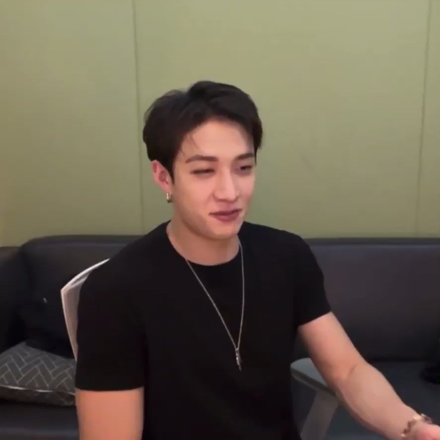 천리방 🐺 on Twitter: "the way he’s explaining how he met tiger jk is SO ADORABLE 🥹 he’s such a ...